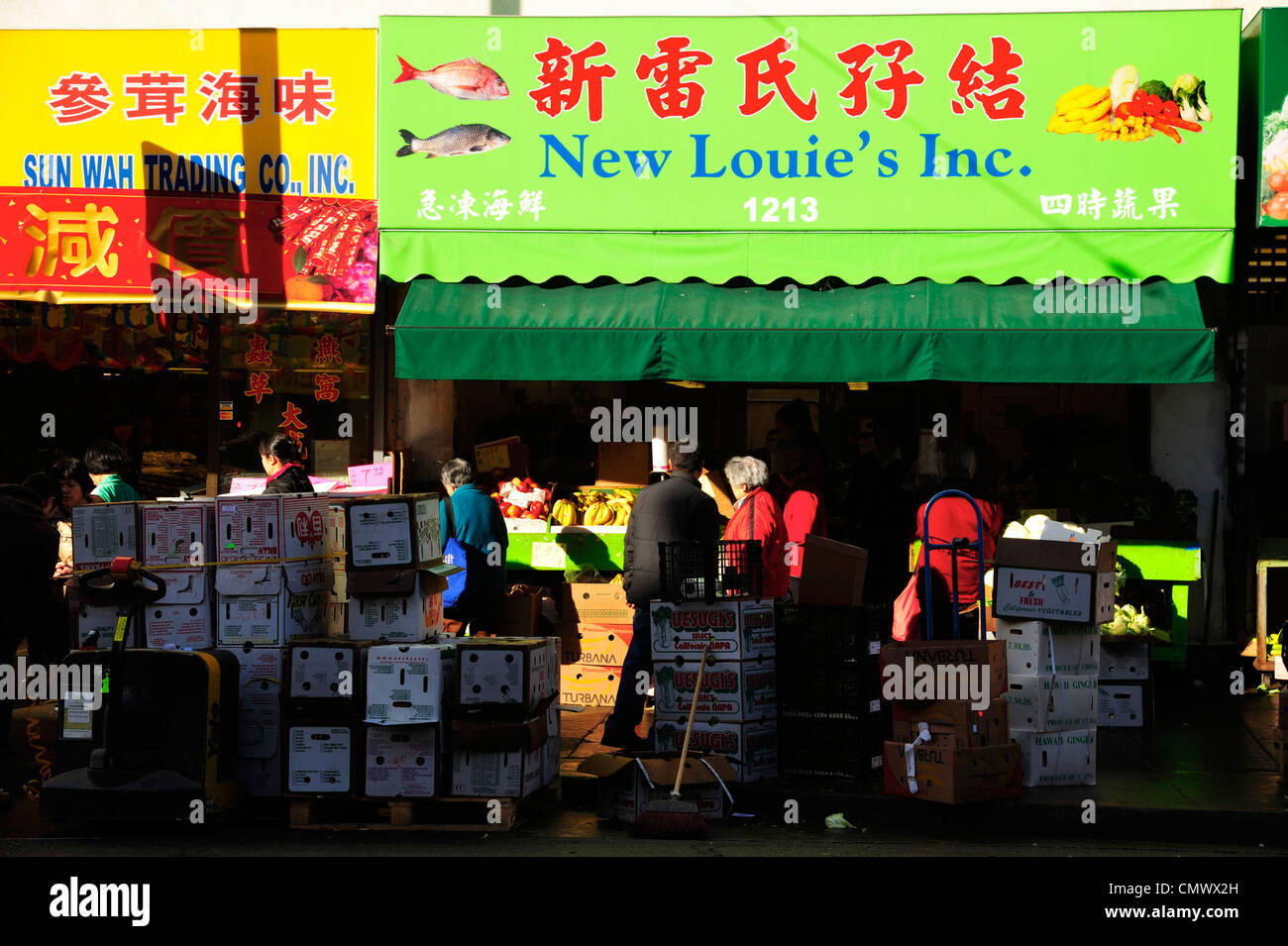 Chinatown san francisco shopping fish hi-res stock photography and ...