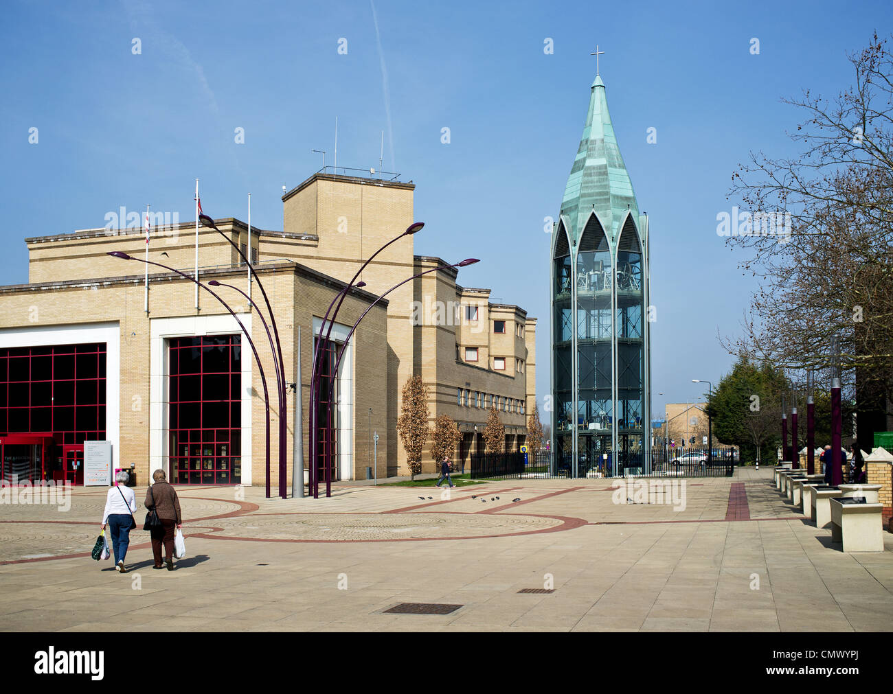 Basildon new town centre open hi-res stock photography and images - Alamy