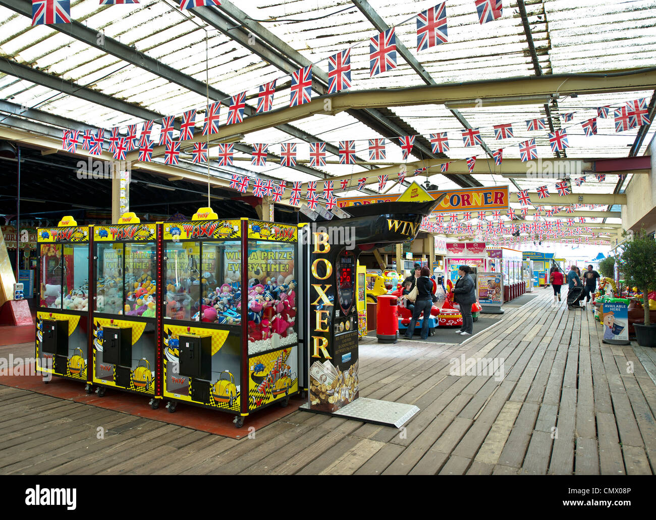Seaside amusement arcade machines hi-res stock photography and images ...