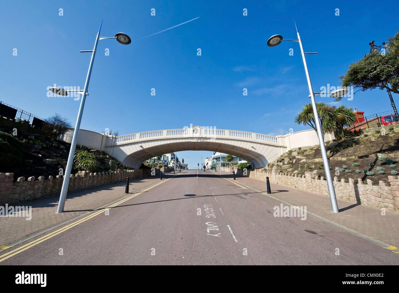 Footbridge over road hi-res stock photography and images - Alamy