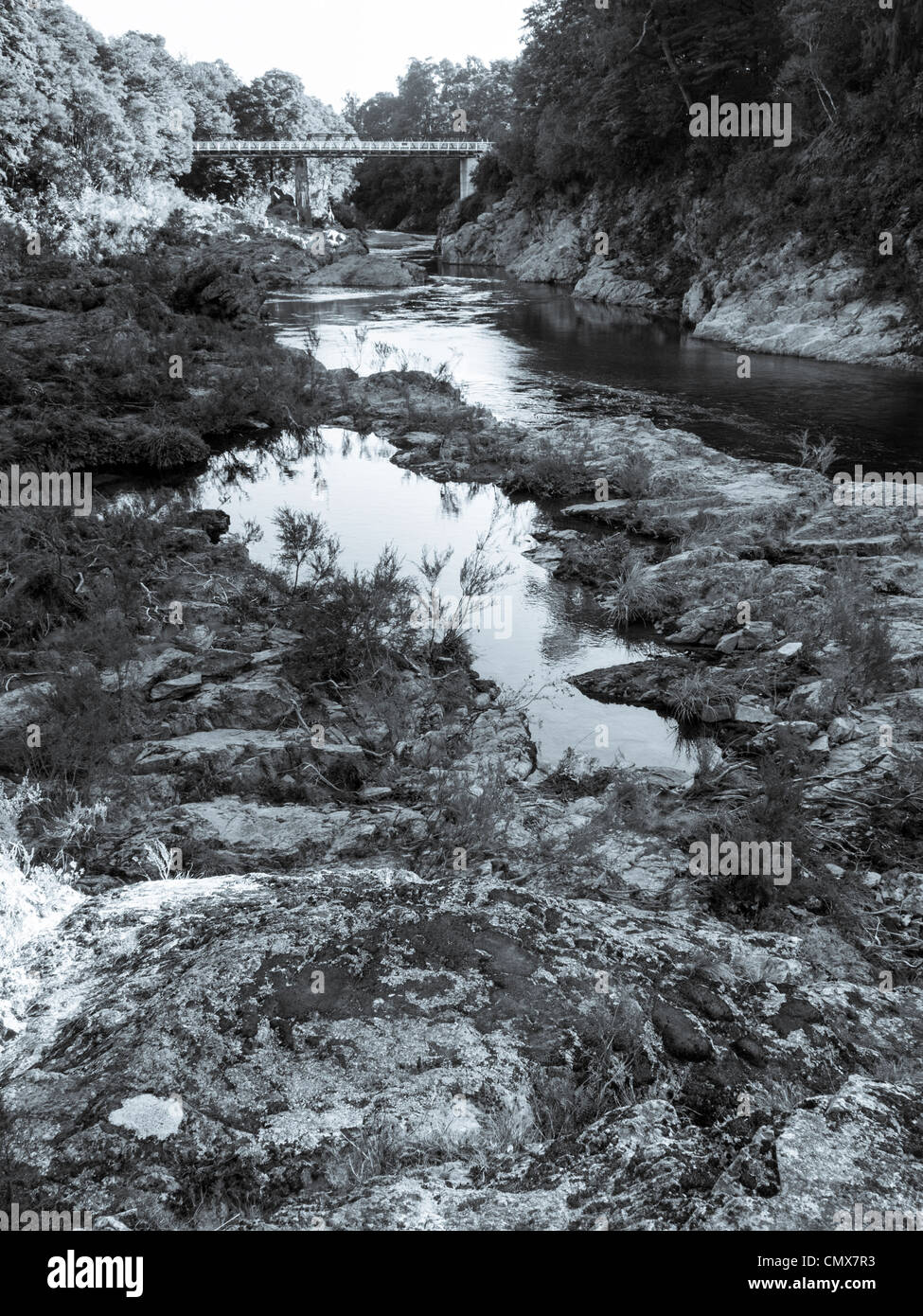 A view across the Pelorus River towards the Pelorus road bridge, in the ...