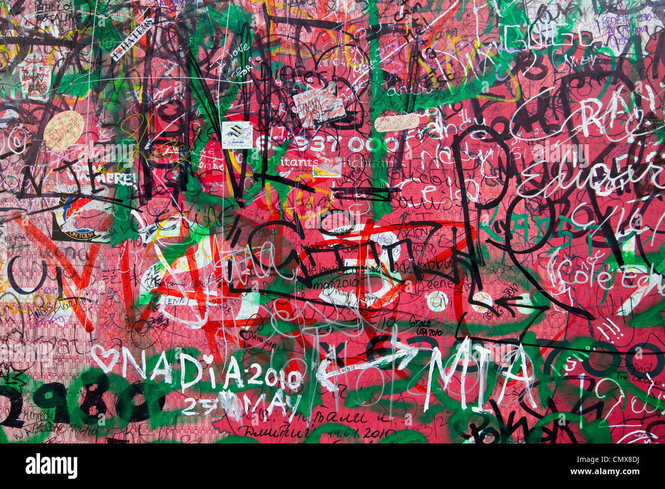 Eiffel tower graffiti hi-res stock photography and images - Alamy