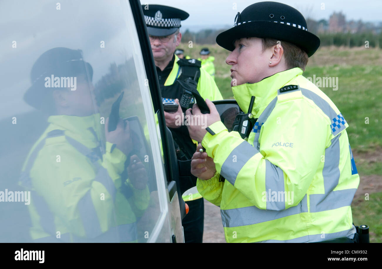 Scottish Police spot checks on the A1 Stock Photo - Alamy