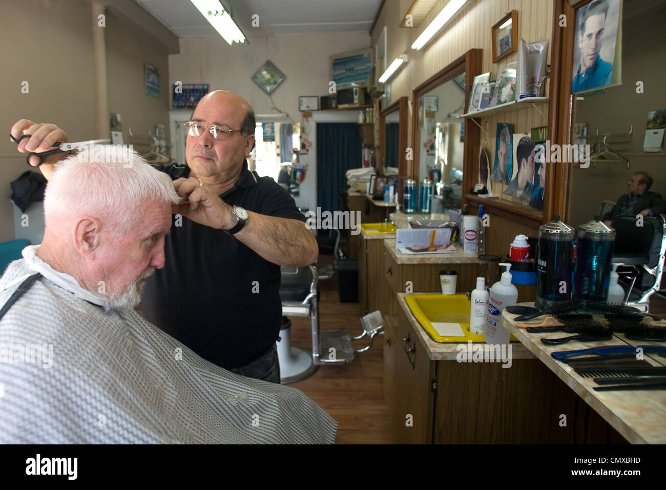 George barber shop hi-res stock photography and images - Alamy