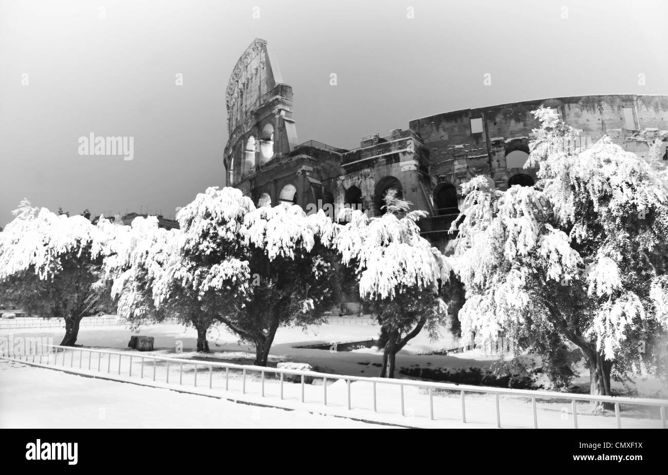 Colosseo under snow after the snowfall in Rome, Italy Stock Photo - Alamy