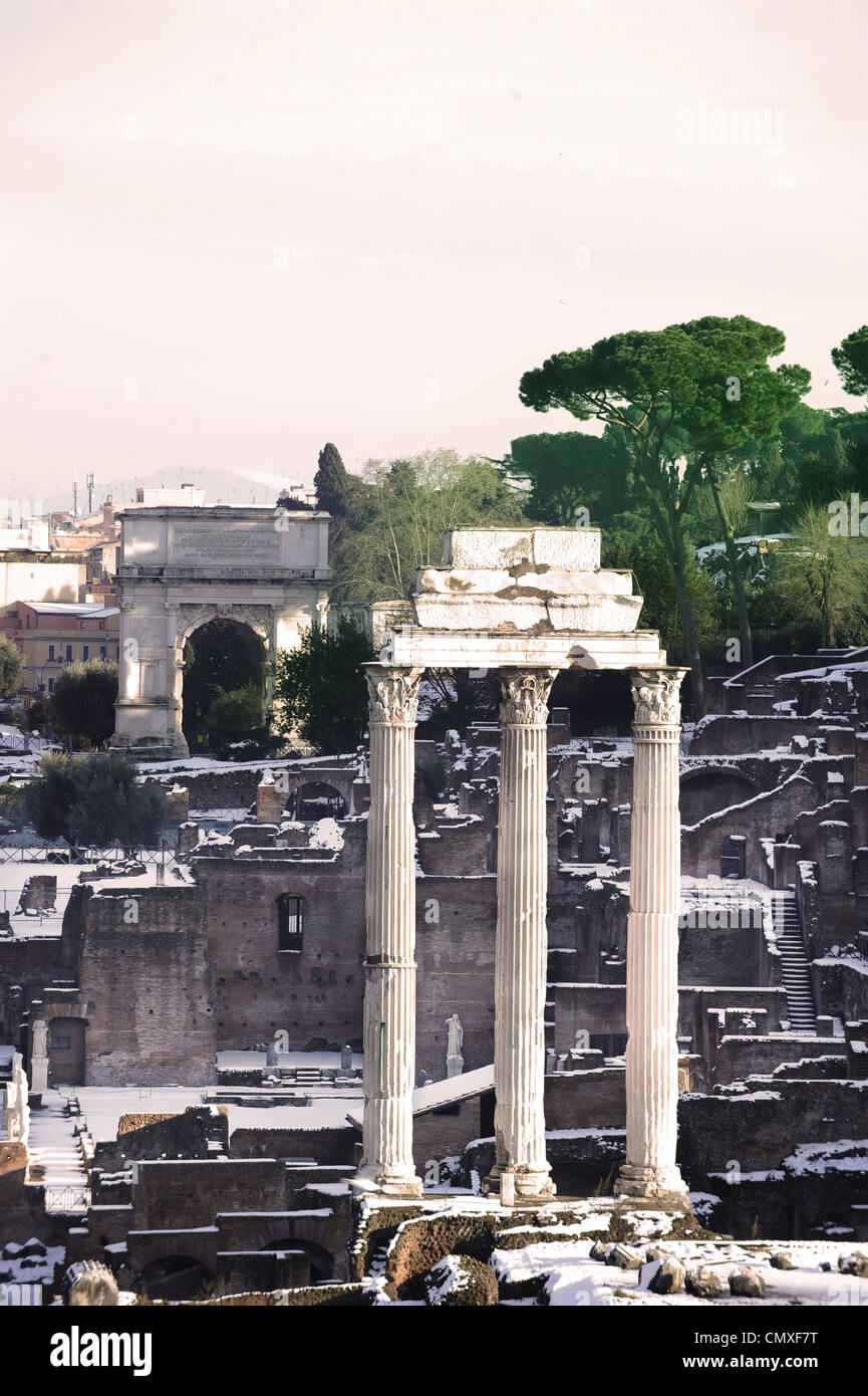 Very rare view of snowing in Rome Stock Photo - Alamy