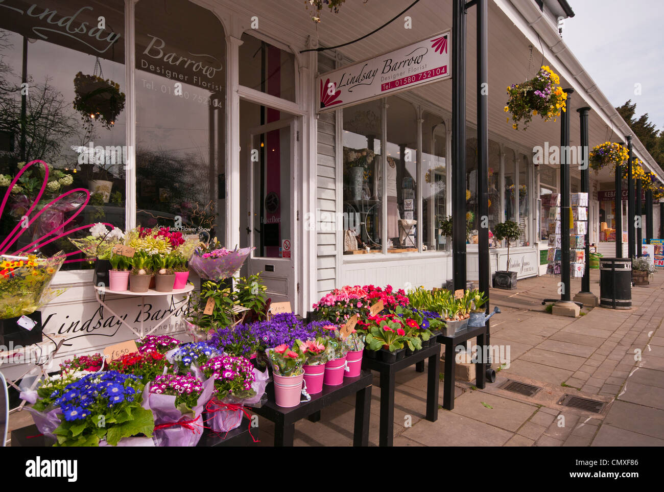 Village kent shops hi-res stock photography and images - Alamy
