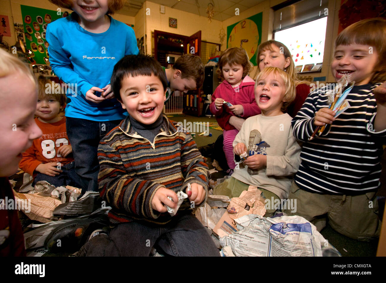 Pass the parcel game hi-res stock photography and images - Alamy