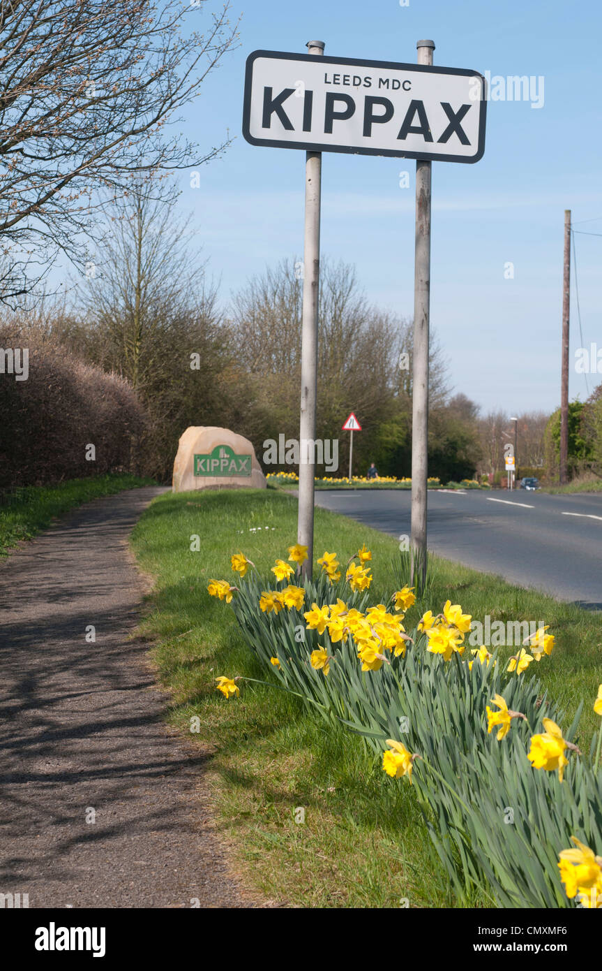 Stone road signs hi-res stock photography and images - Alamy