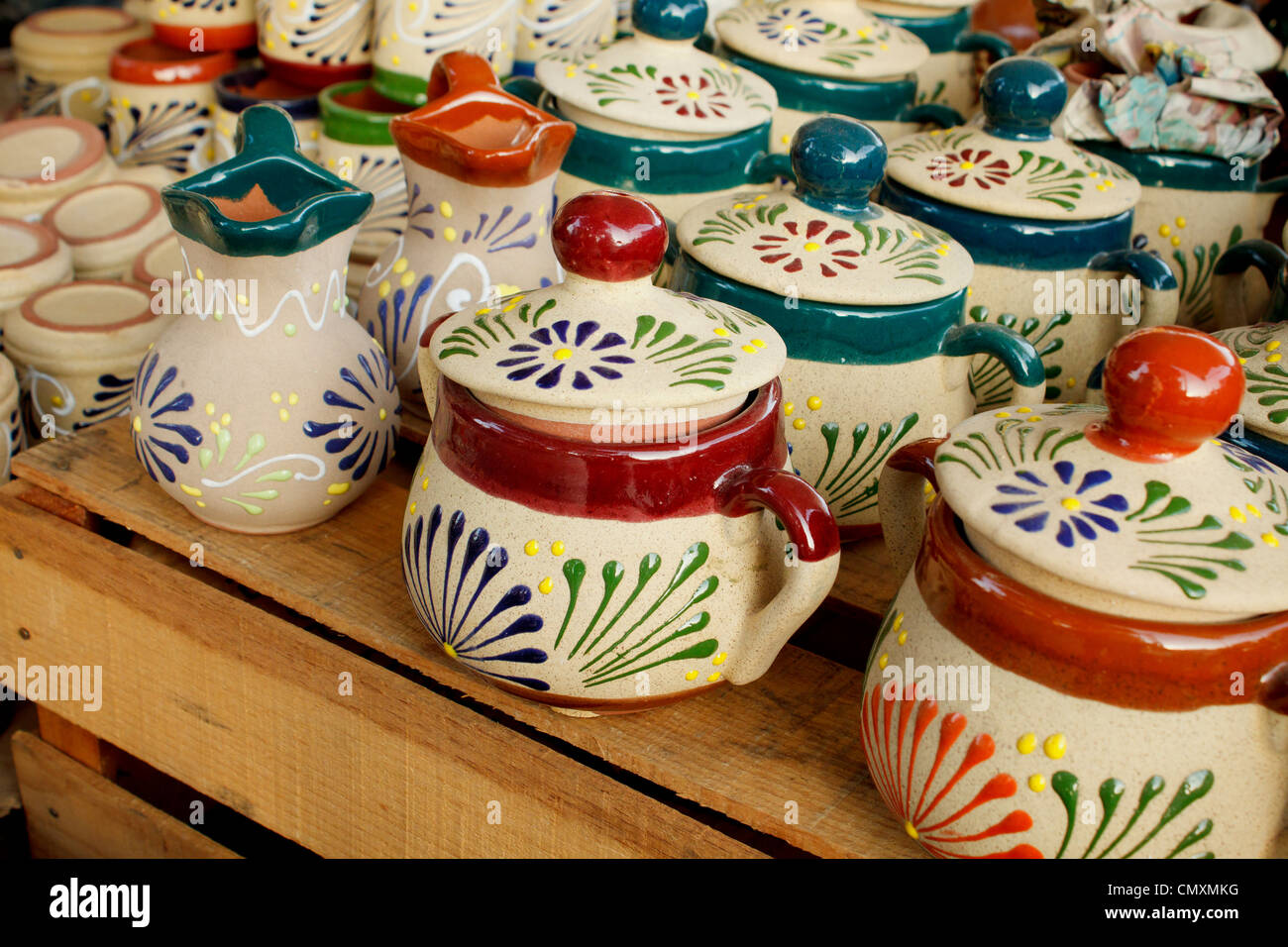Mexican ceramic pots hi-res stock photography and images - Alamy