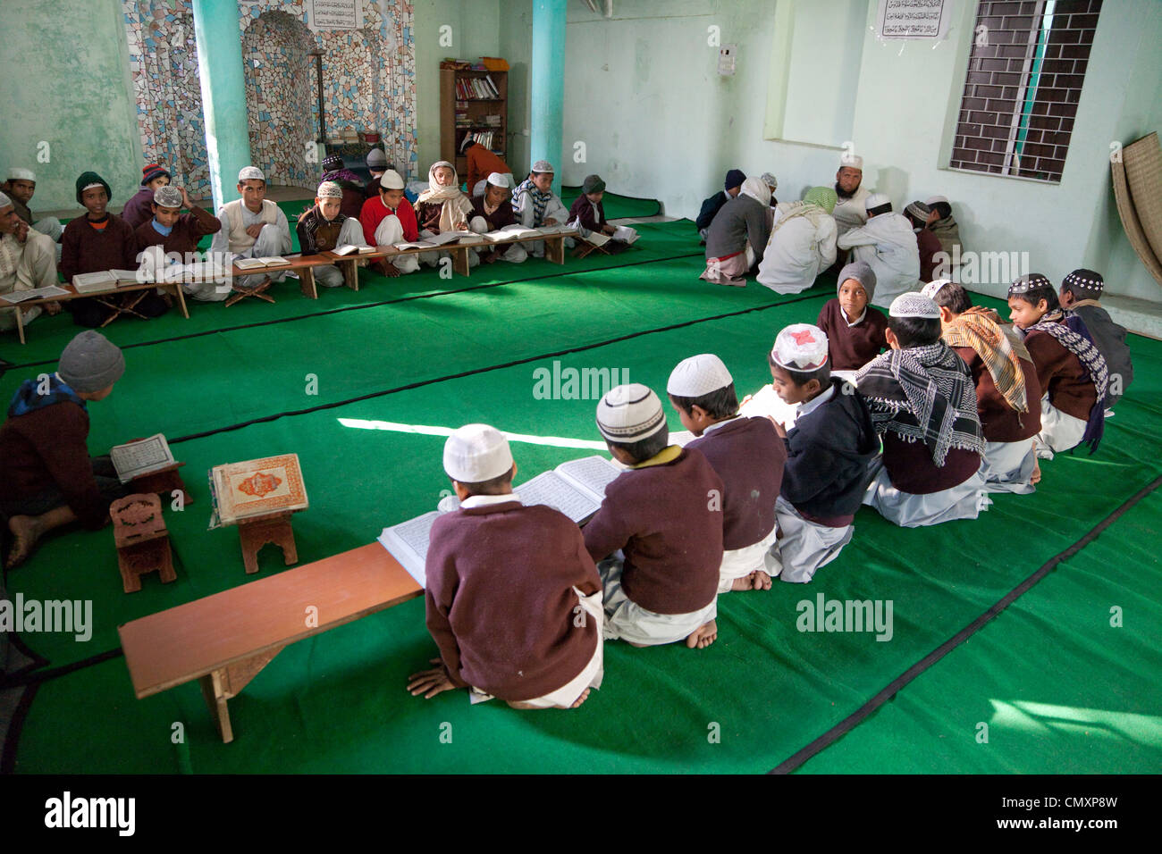 Madrasa and students hi-res stock photography and images - Alamy