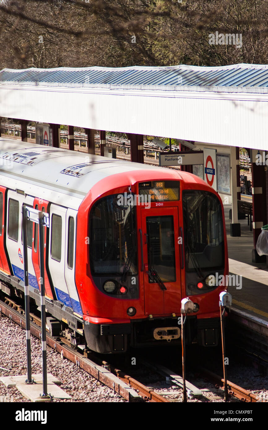 Metropolitan line train hi-res stock photography and images - Alamy