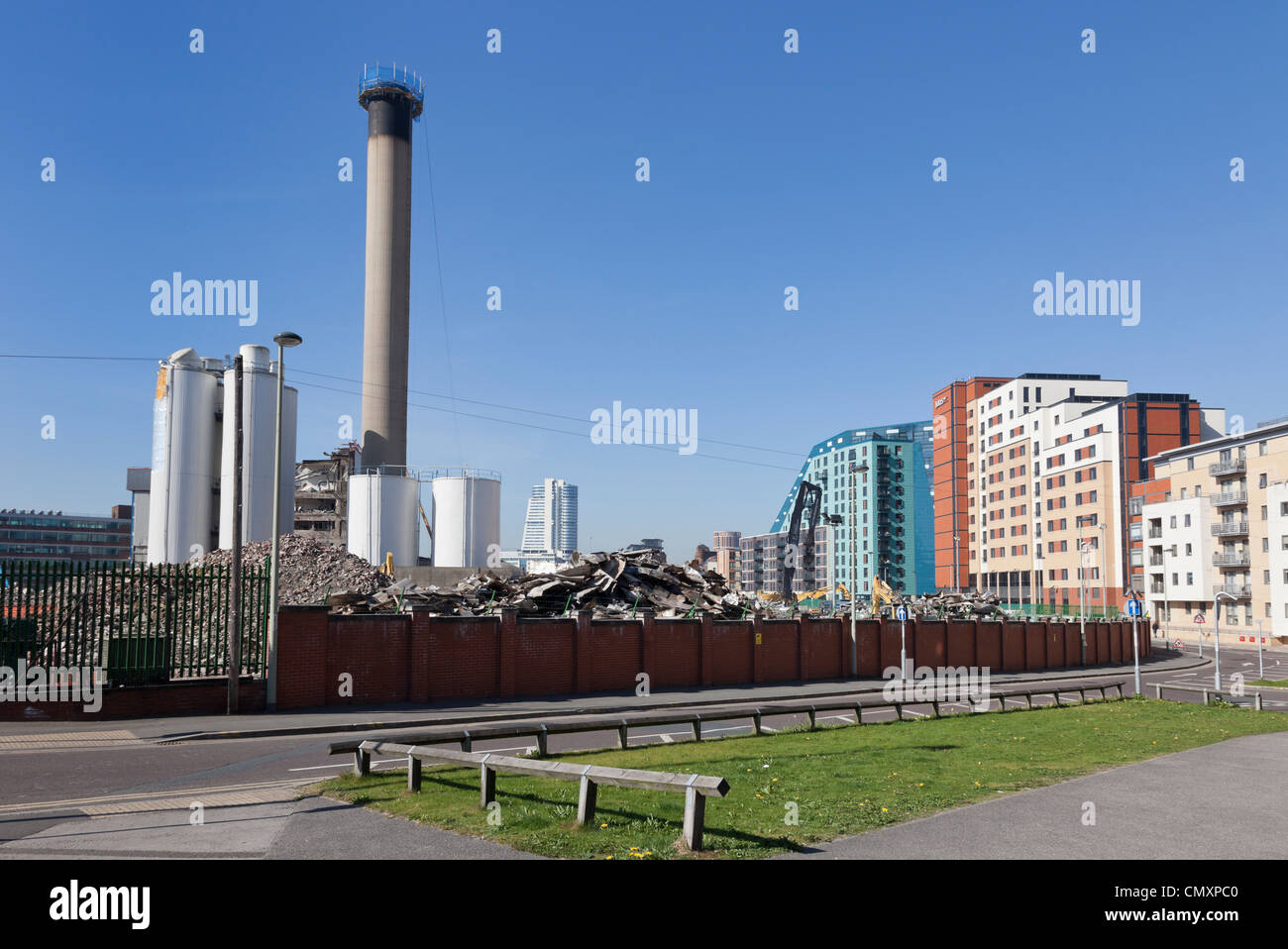 Hunslet, Leeds, West Yorkshire, England, UK. Demolition work on remains ...