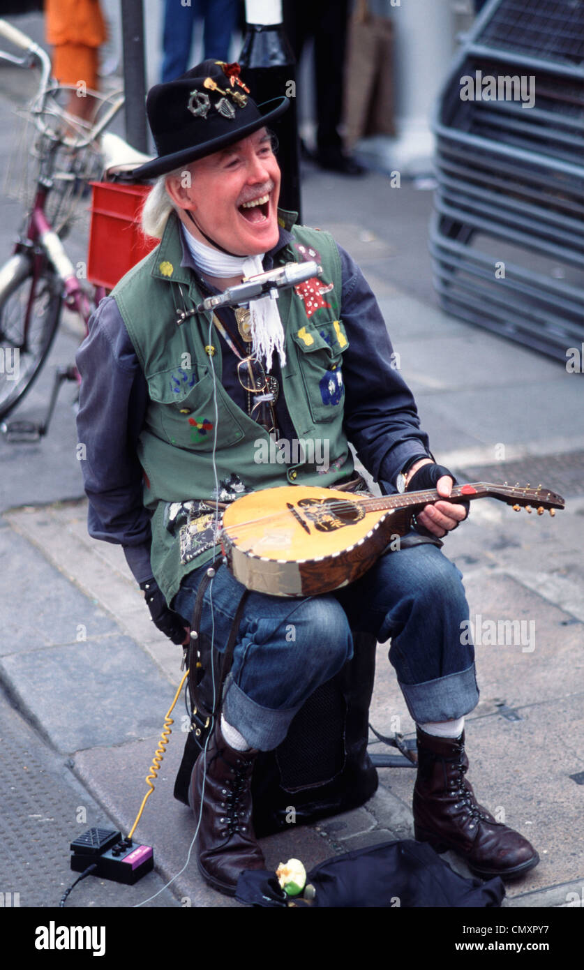 UK, London, Portobello Road, street musician Stock Photo - Alamy