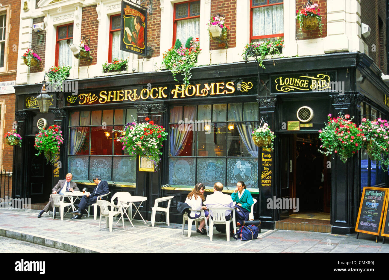 London pup hi-res stock photography and images - Alamy