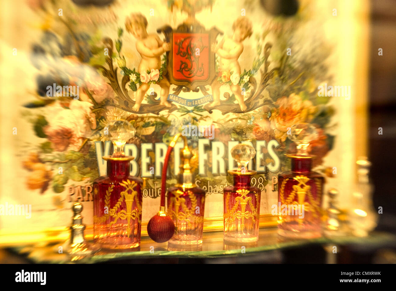 Perfumery paris hi-res stock photography and images - Alamy