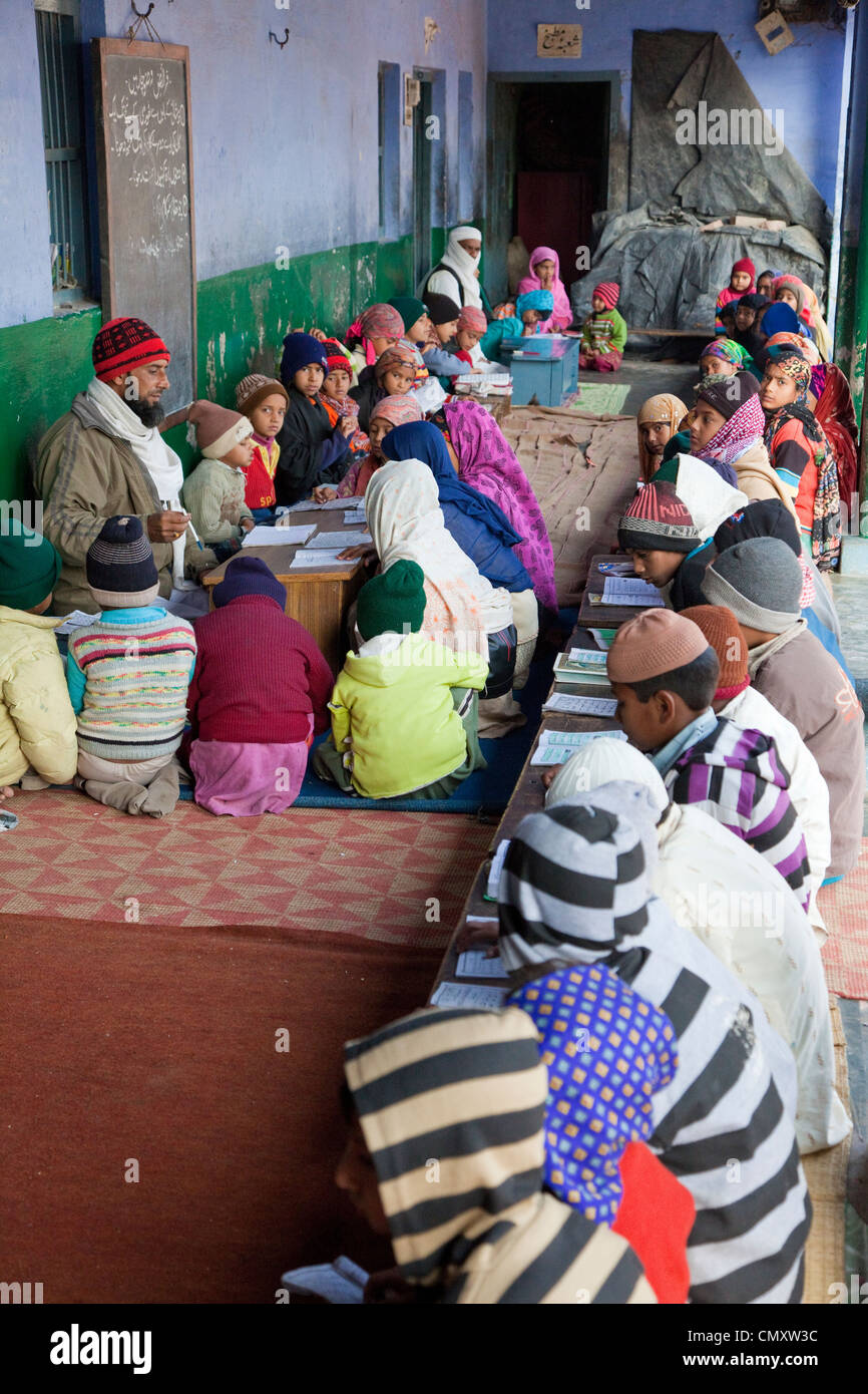 Madrasa and students hi-res stock photography and images - Alamy