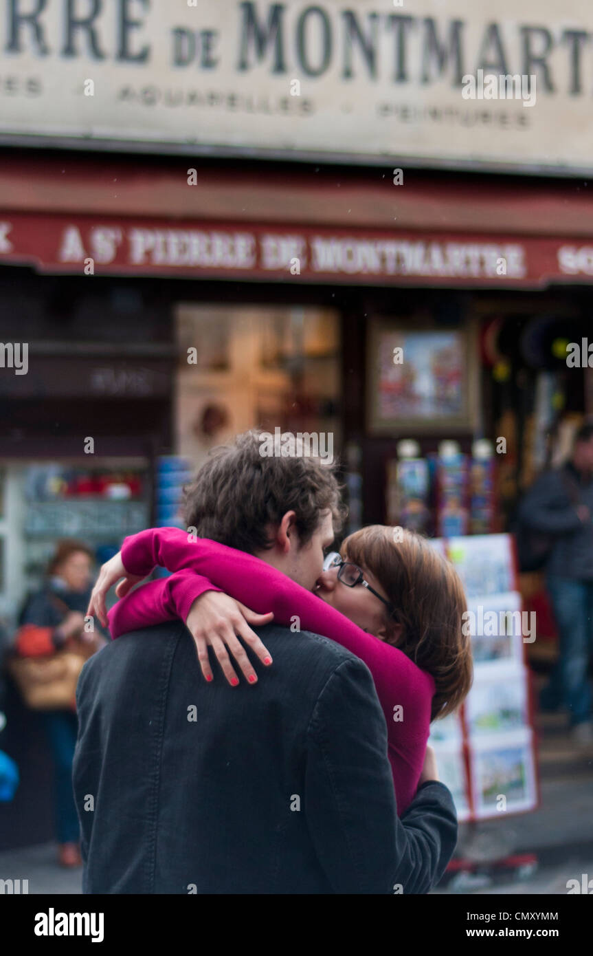 What Is A French Kiss In France at Della Chaney blog