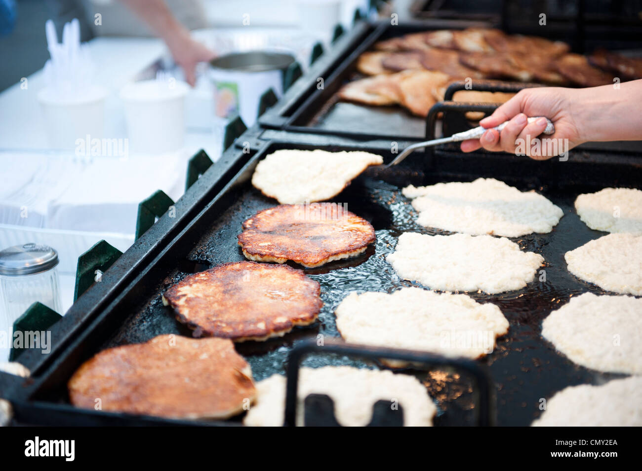 A chef making pancakes Stock Photo - Alamy