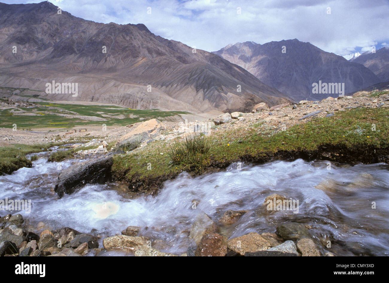 Scene from the himalaya mountains in India Stock Photo - Alamy