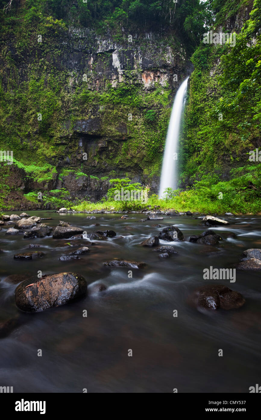 Nandroya Falls in Wooroonooran National Park, Innisfail, Queensland ...