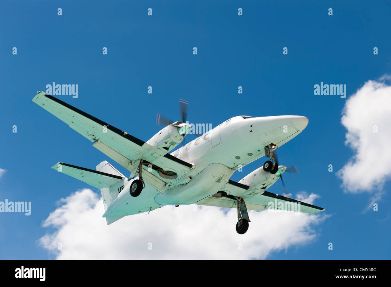 Cool white plane hi-res stock photography and images - Alamy