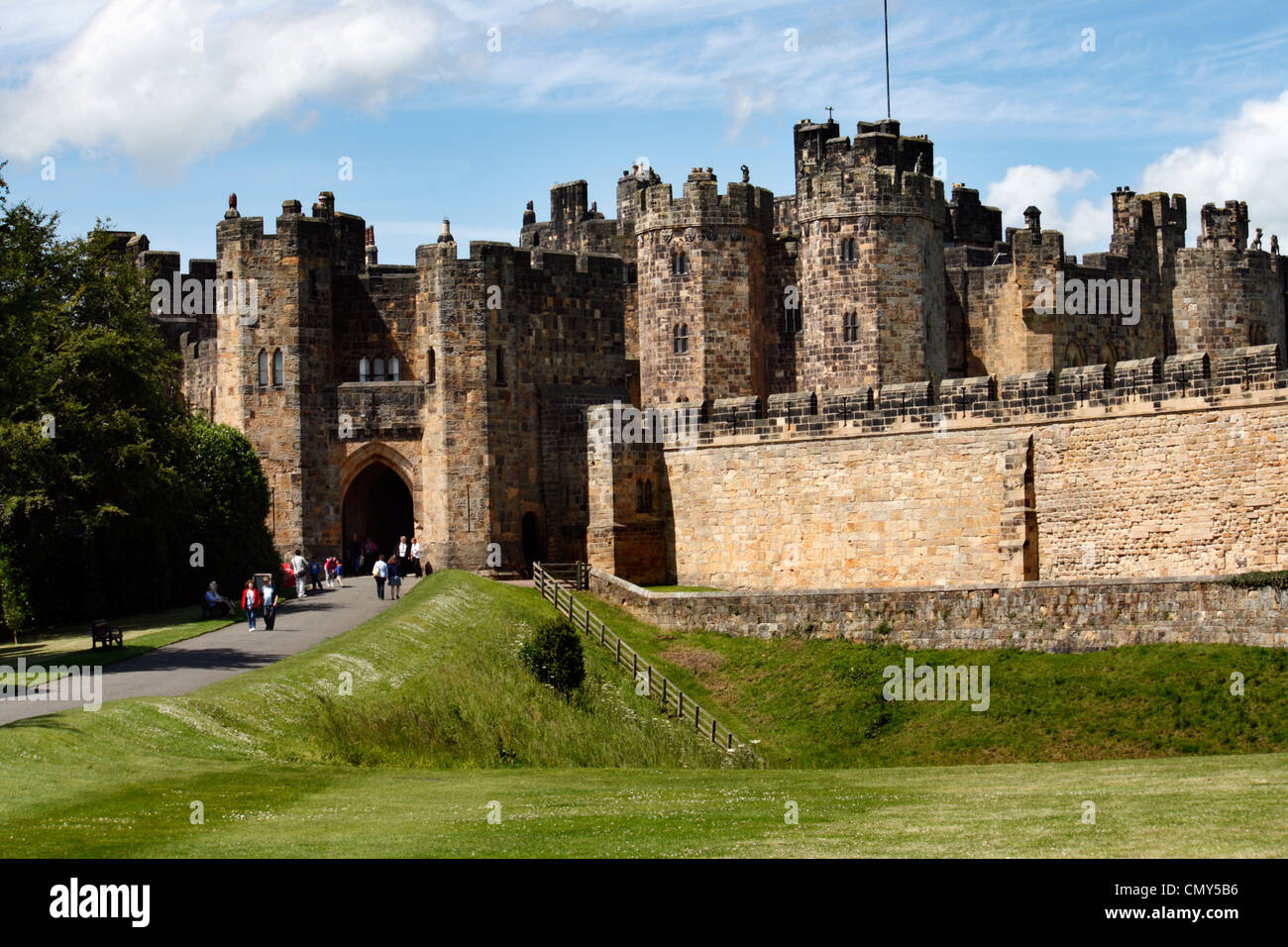 Alnwick castle harry potter hi-res stock photography and images - Alamy