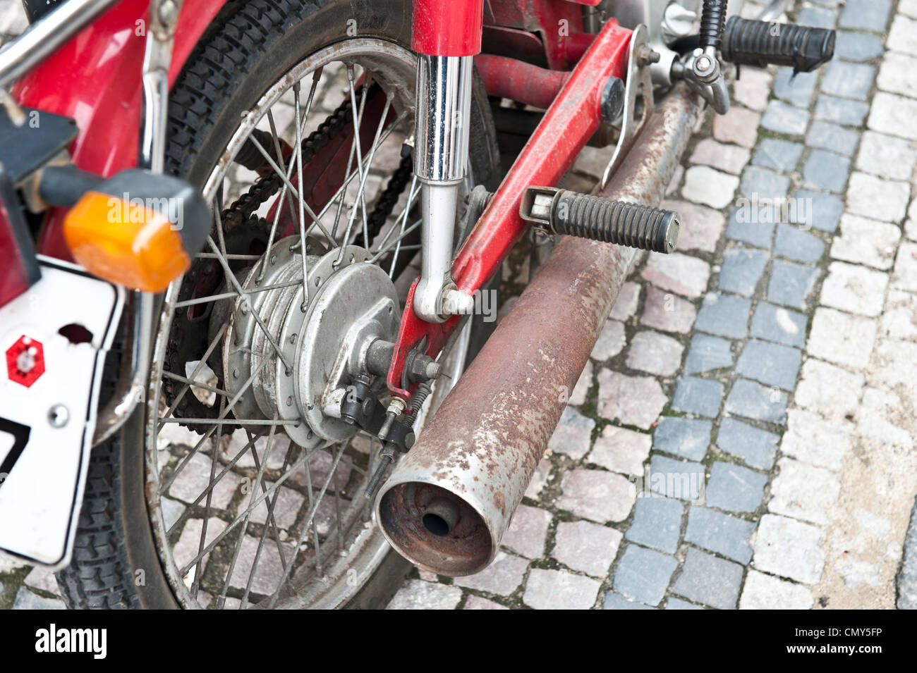 Back sidewalk hi-res stock photography and images - Alamy