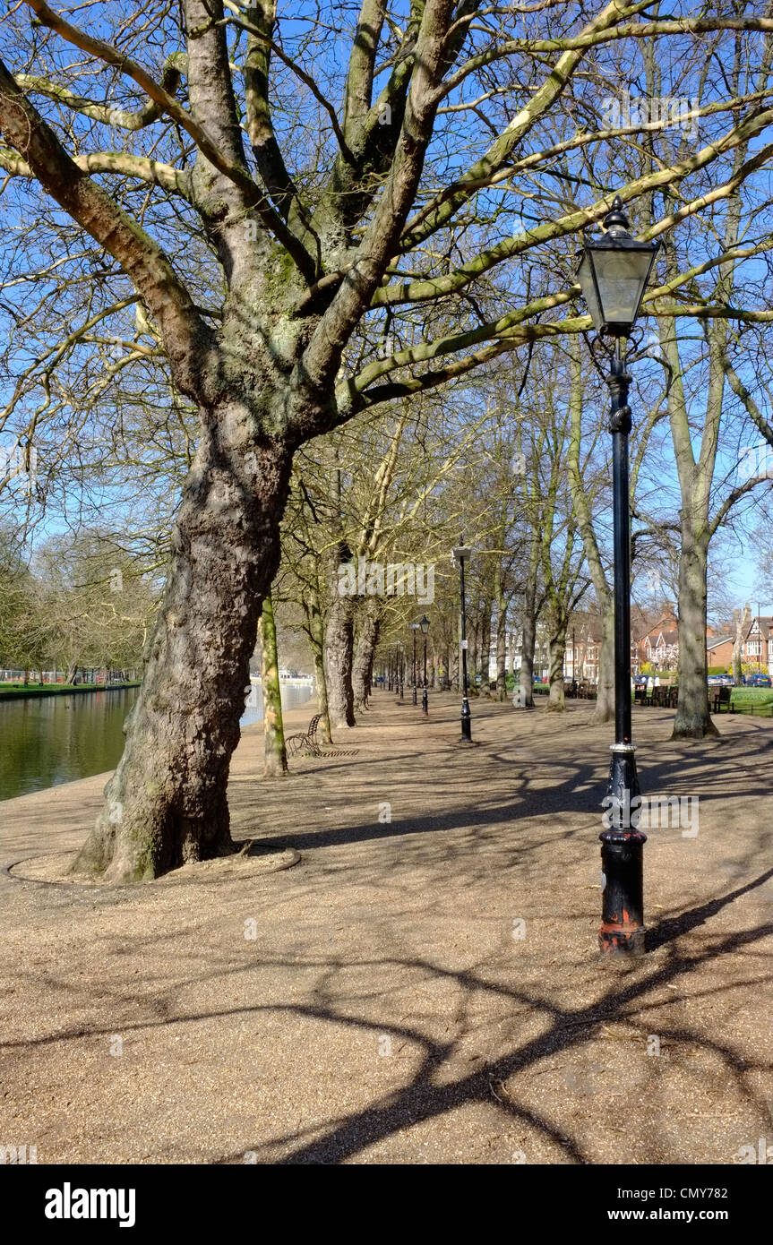 River side path on the River Great Ouse, Bedford Stock Photo - Alamy