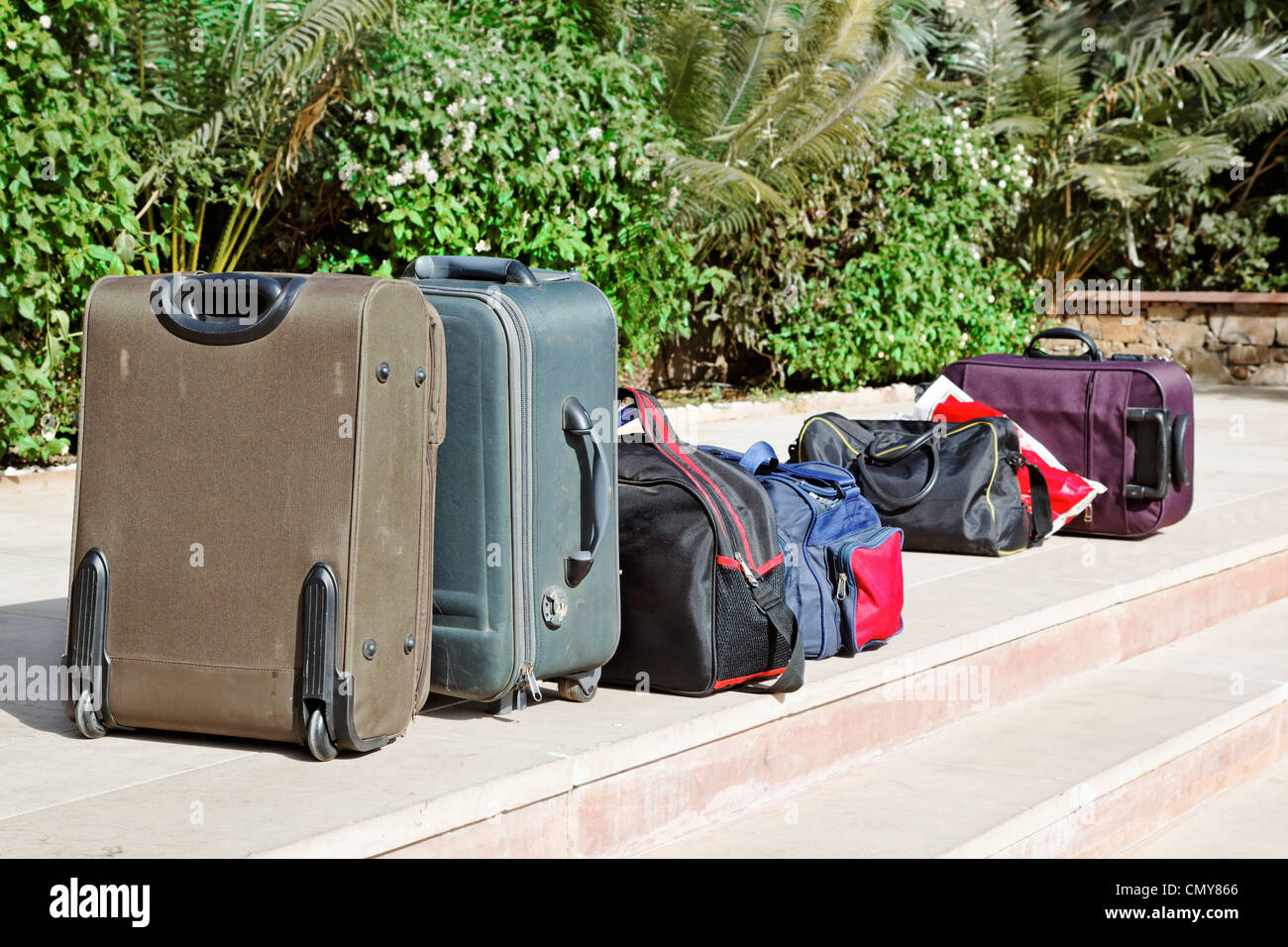 Check and pack hi-res stock photography and images - Alamy