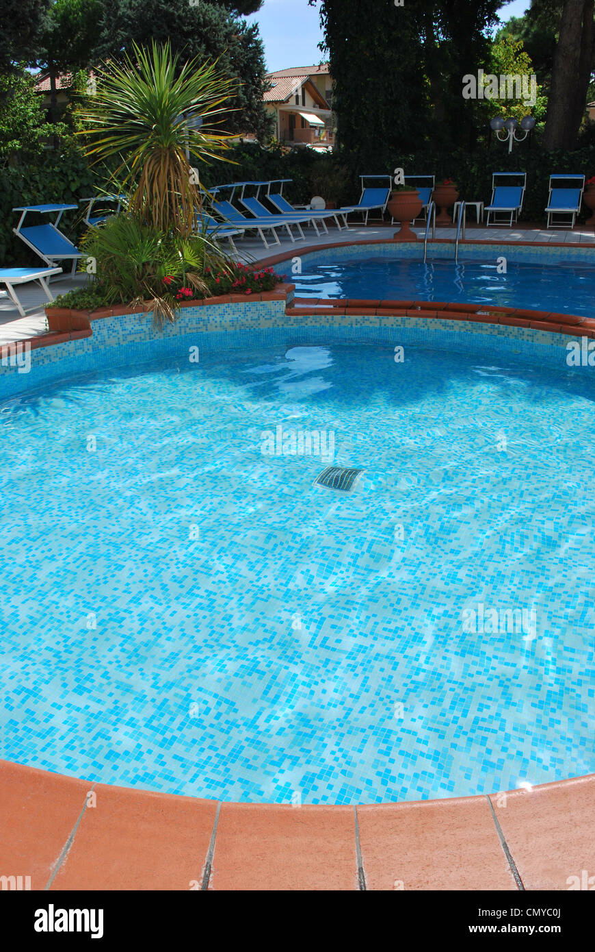 Clean water in a beautiful turquoise swimming pool Stock Photo - Alamy