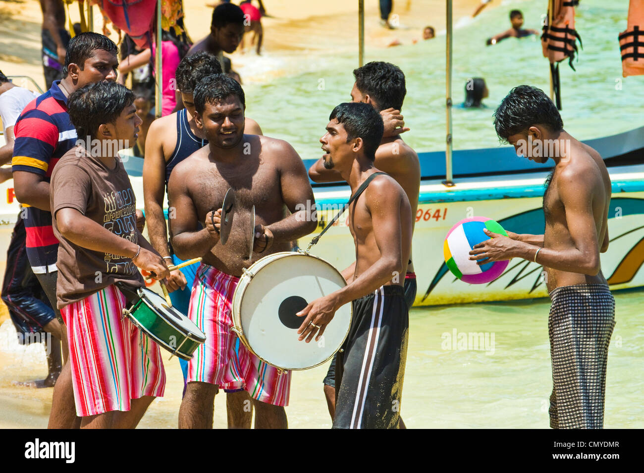Sri lankan men hi-res stock photography and images - Alamy