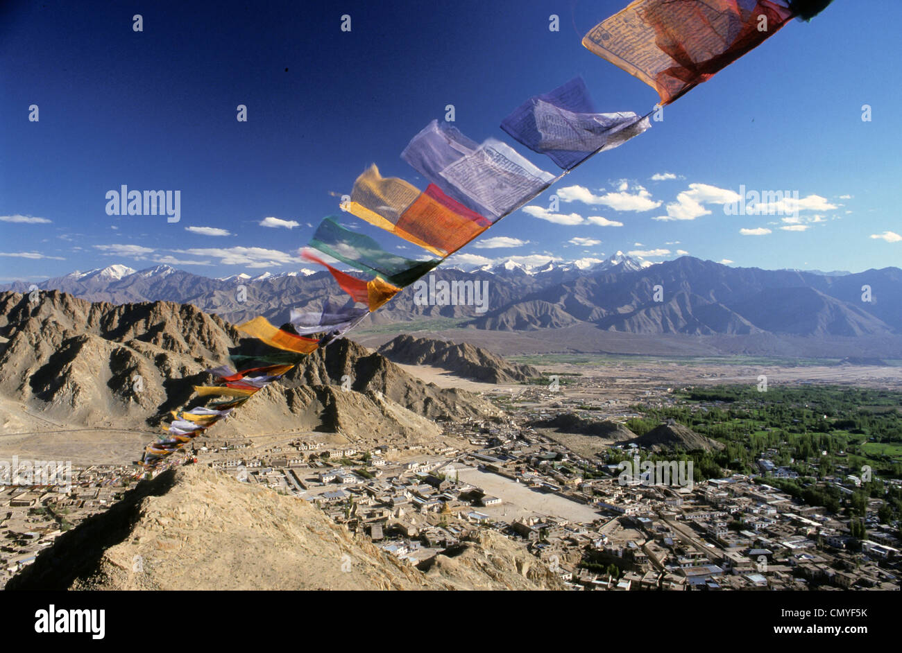Scene from the himalaya mountains in India Stock Photo - Alamy