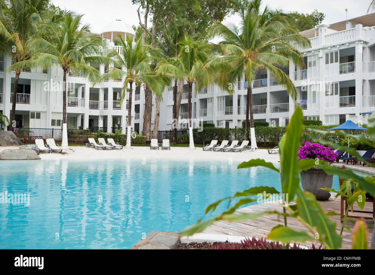Cairns swimming pool hi-res stock photography and images - Alamy