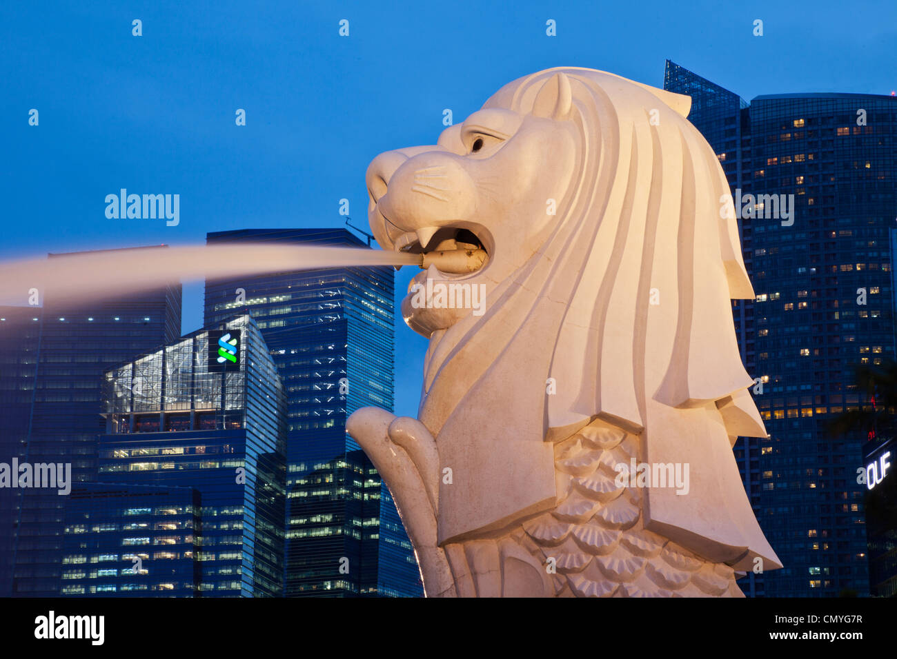 Singapore, Merlion Statue Stock Photo - Alamy
