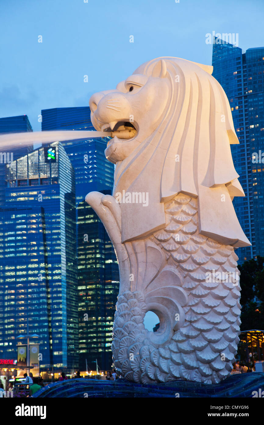 Singapore, Merlion Statue Stock Photo - Alamy