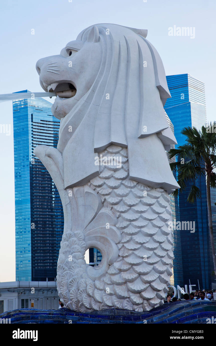 Singapore, Merlion Statue Stock Photo - Alamy
