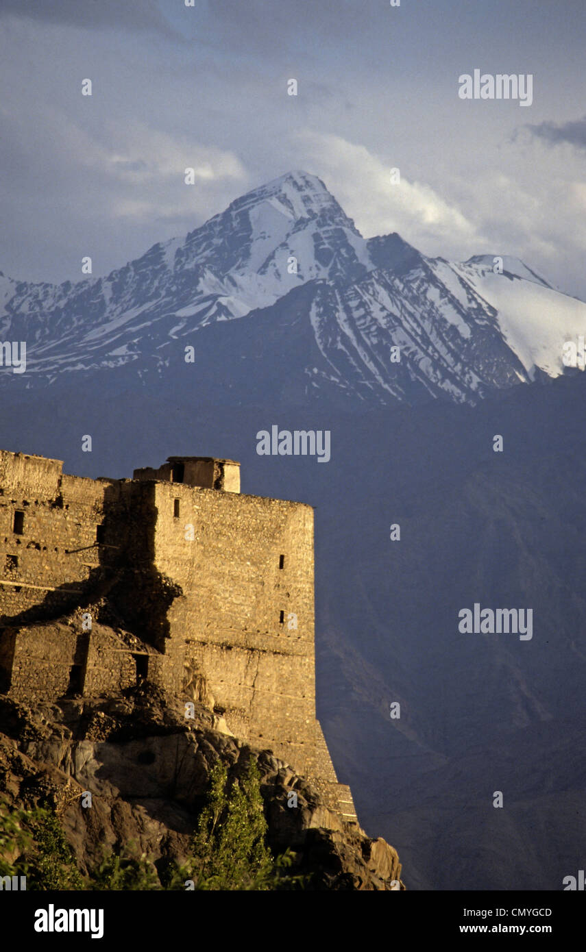Scene from the himalaya mountains in India Stock Photo - Alamy