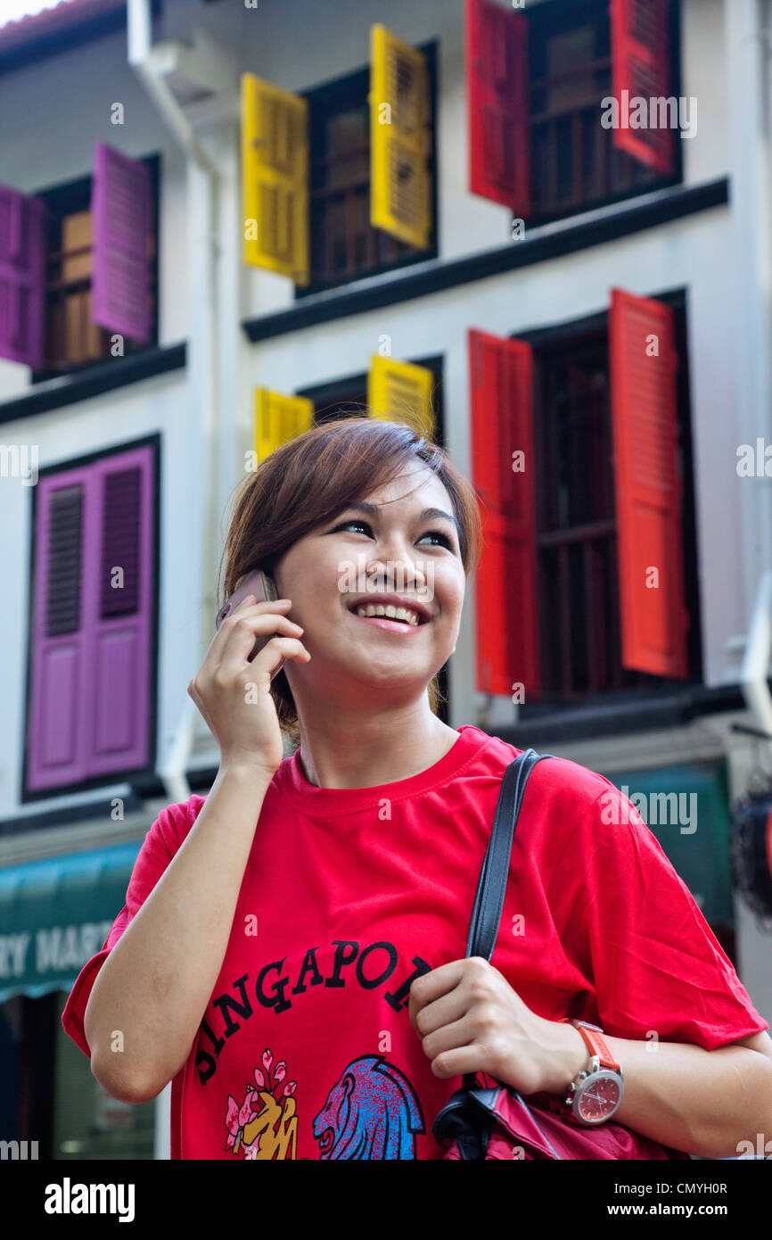 Girl talking on the phone hi-res stock photography and images - Alamy