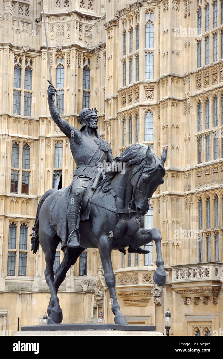 United Kingdom, London, Palace of Westminster, Statue of Richard I or ...