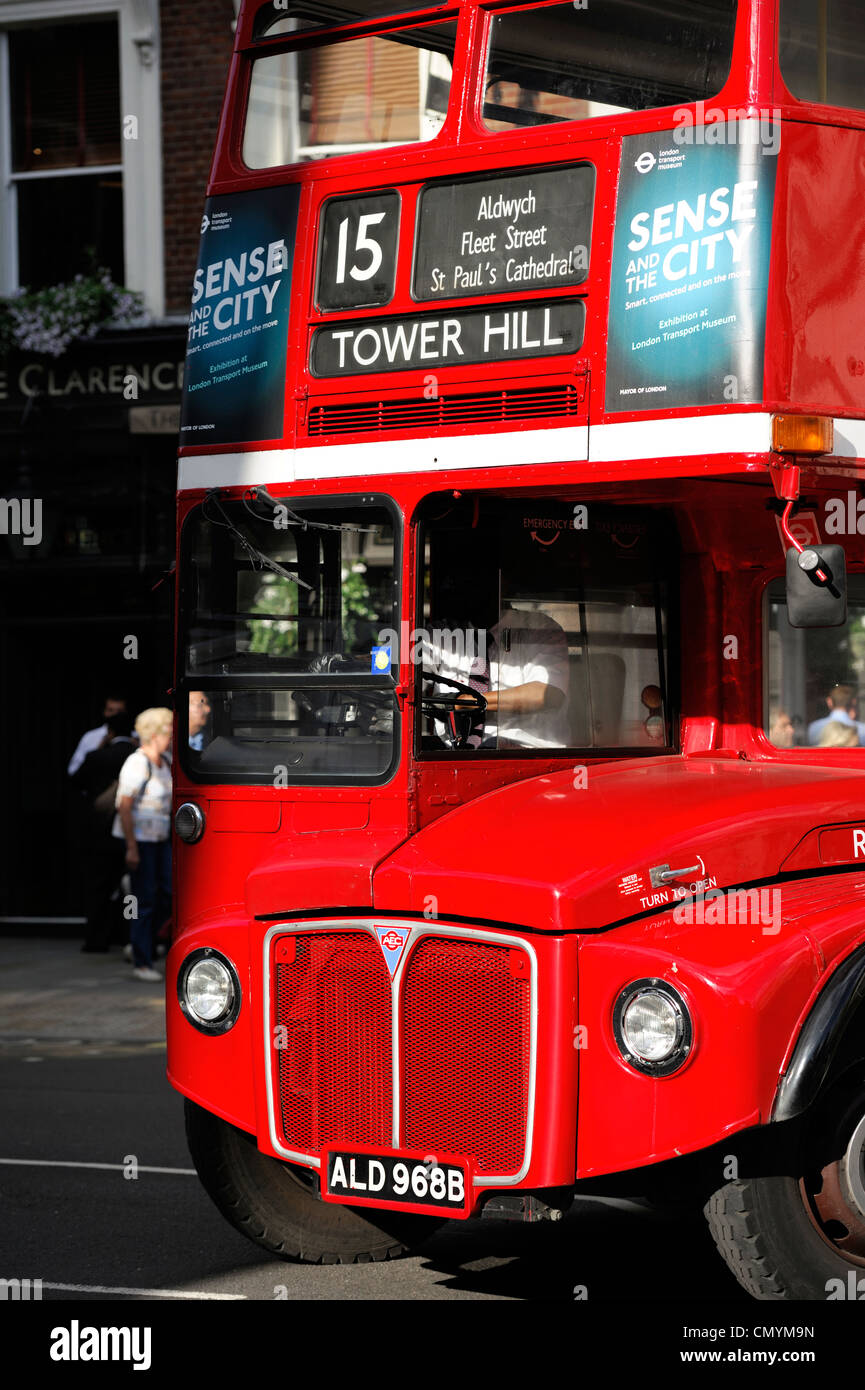 English bus hi-res stock photography and images - Alamy