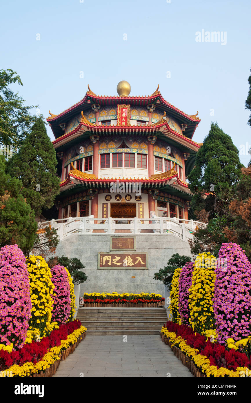 Tsuen wan temple hi-res stock photography and images - Alamy