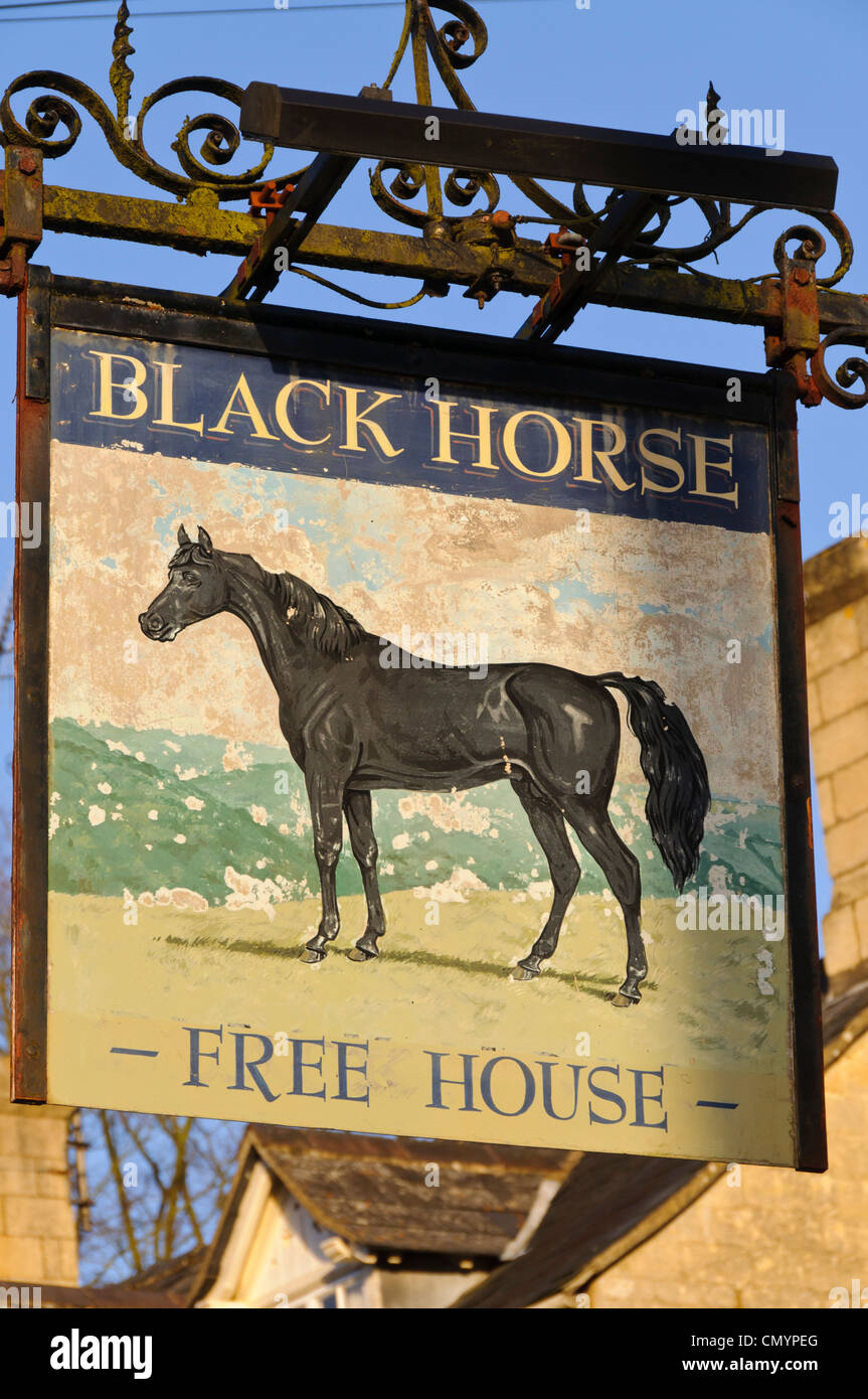 Cranham pub hi-res stock photography and images - Alamy