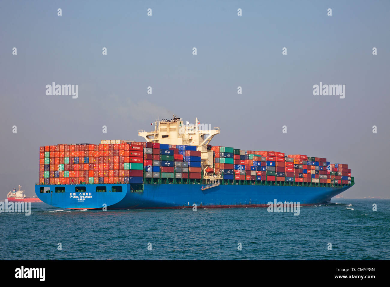 Large container ship hi-res stock photography and images - Alamy