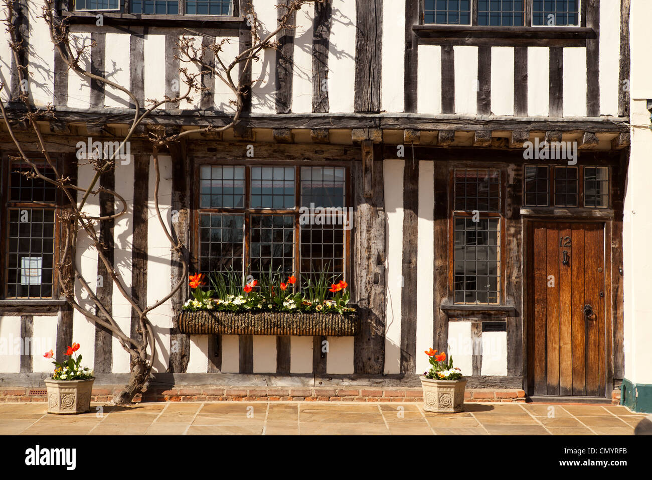 Medieval tudor building hi-res stock photography and images - Alamy
