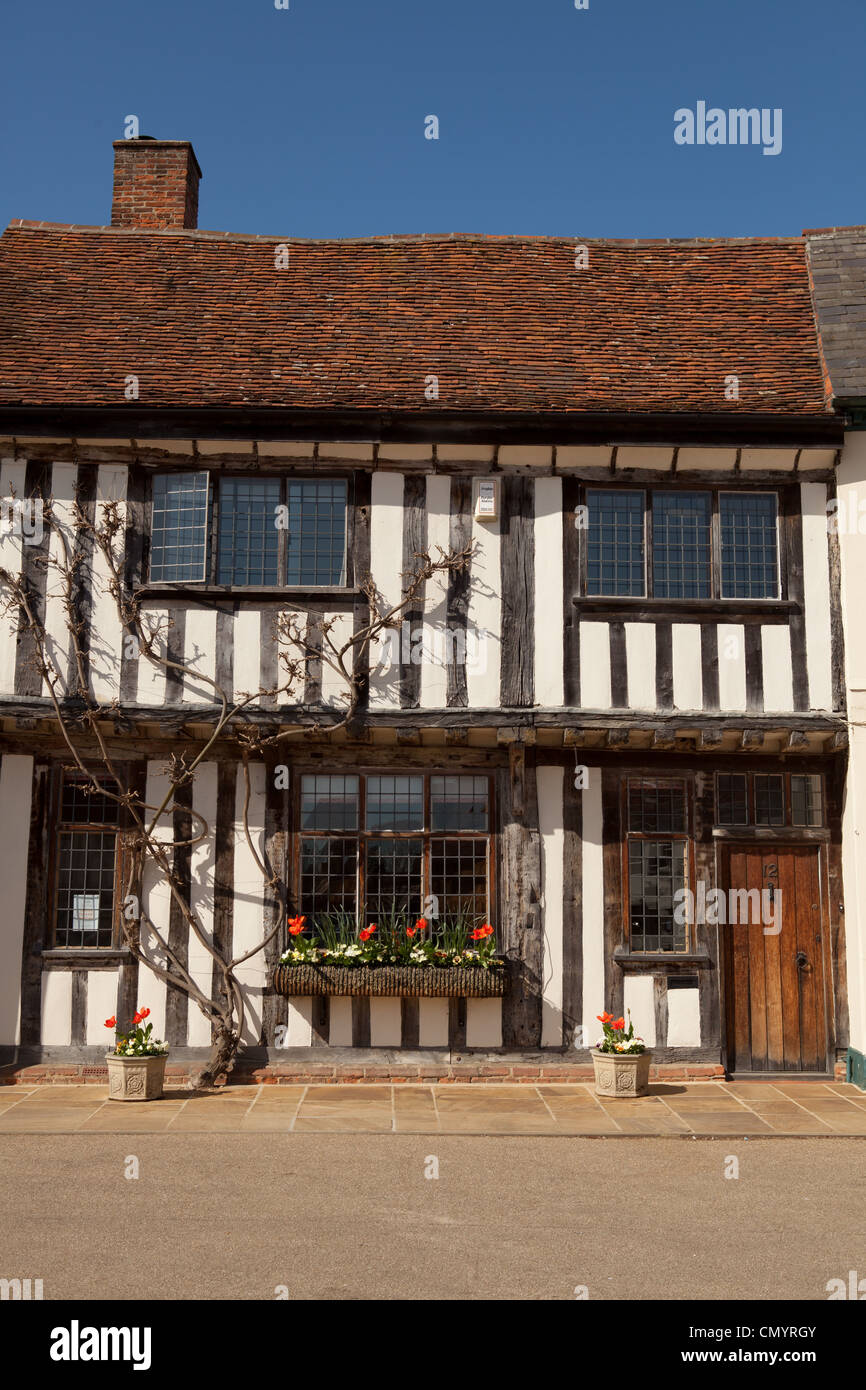 Medieval tudor building hi-res stock photography and images - Alamy