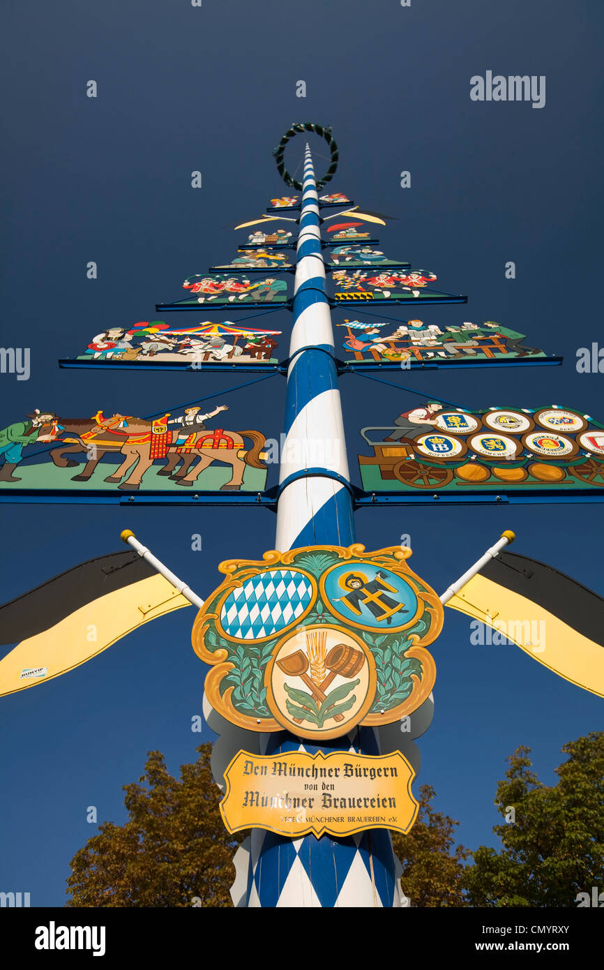 Maypole on the Viktualienmarkt in Munich, Germany Stock Photo - Alamy