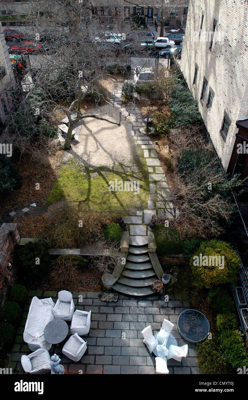 Brooklyn brownstone backyard hi-res stock photography and images - Alamy