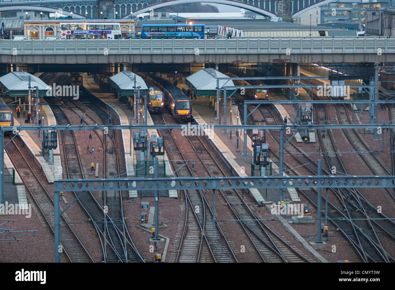 Scottish railways station stations platforms line lines hi-res stock ...