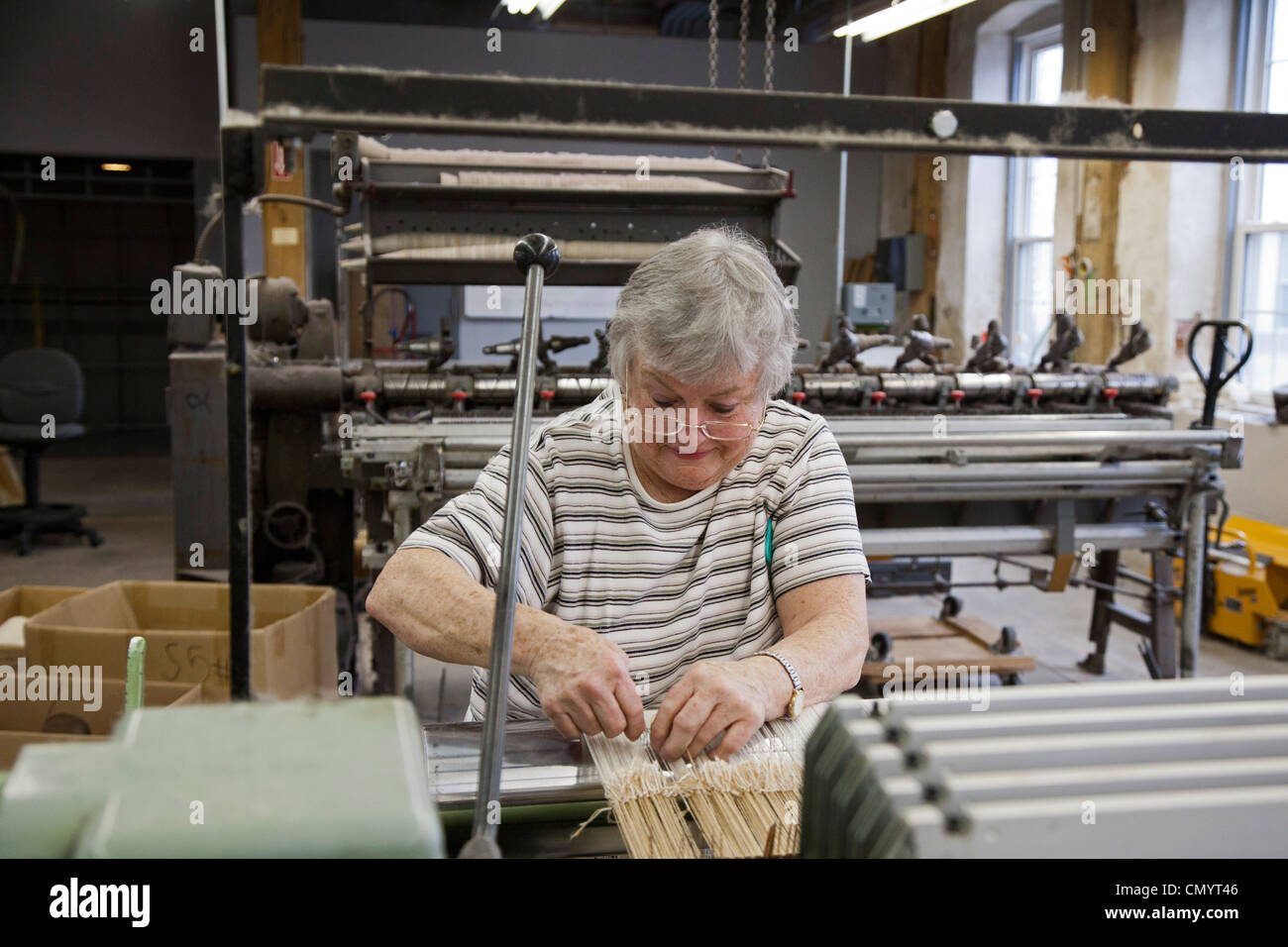 Weaving loom historic hi-res stock photography and images - Alamy